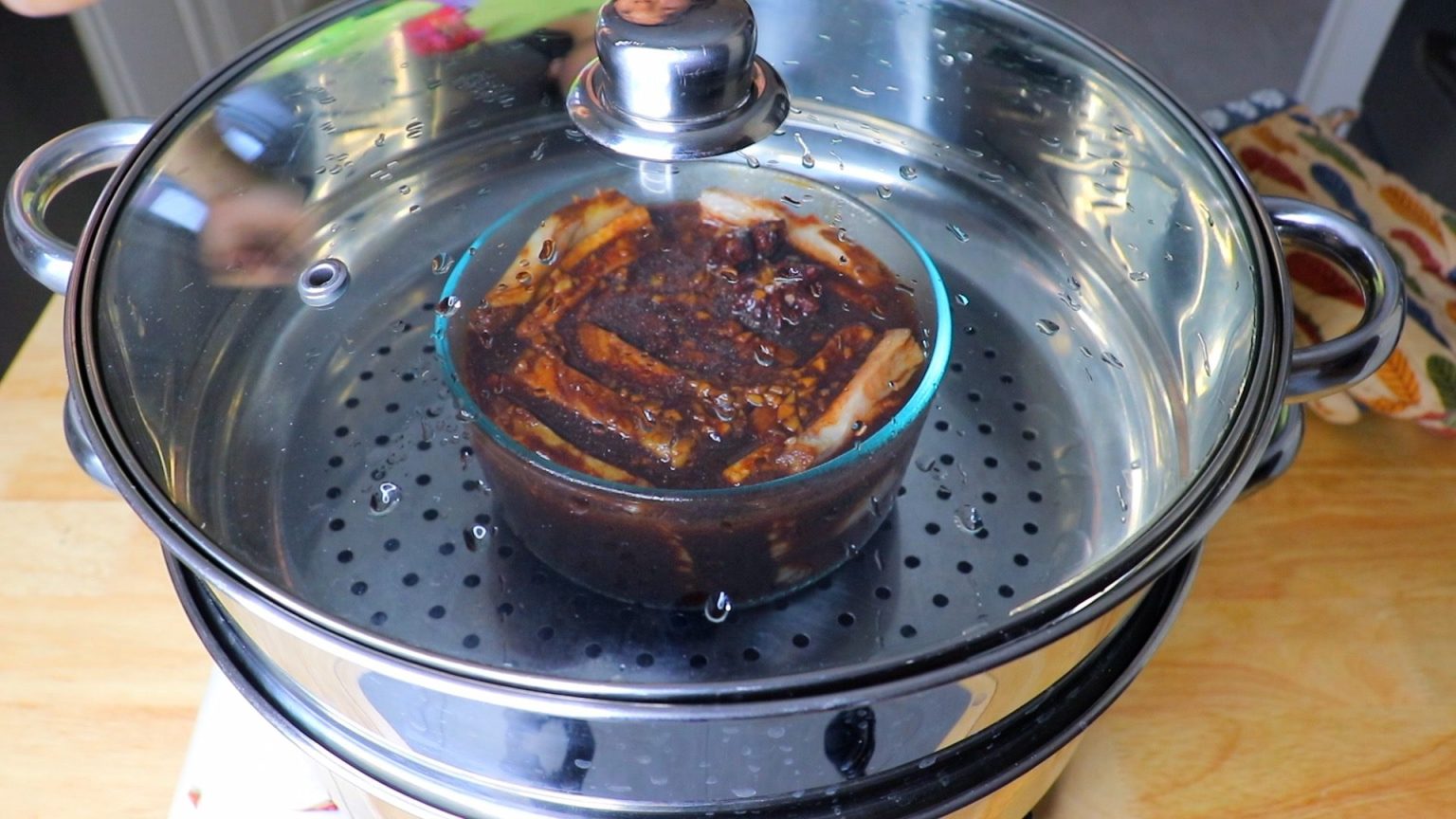 CiCiLi.tv - Chinese Steamed Pork Belly with Taro Recipe
