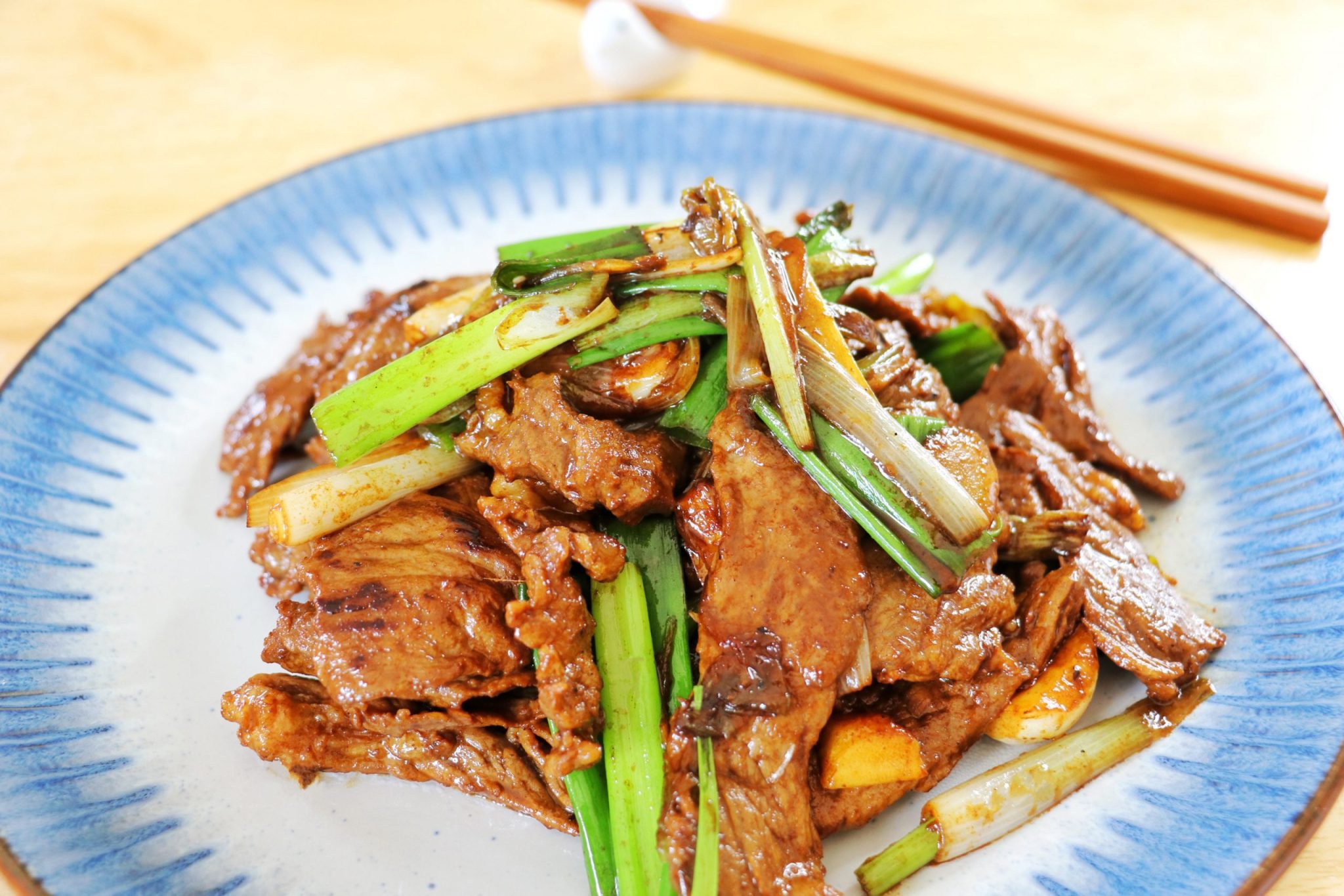 CiCiLi.tv - How to Stir-Fry Beef and Scallions in a Wok?