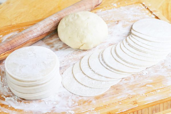 CiCiLi.tv - 3 Ways to Make Dumpling Wrappers from Scratch