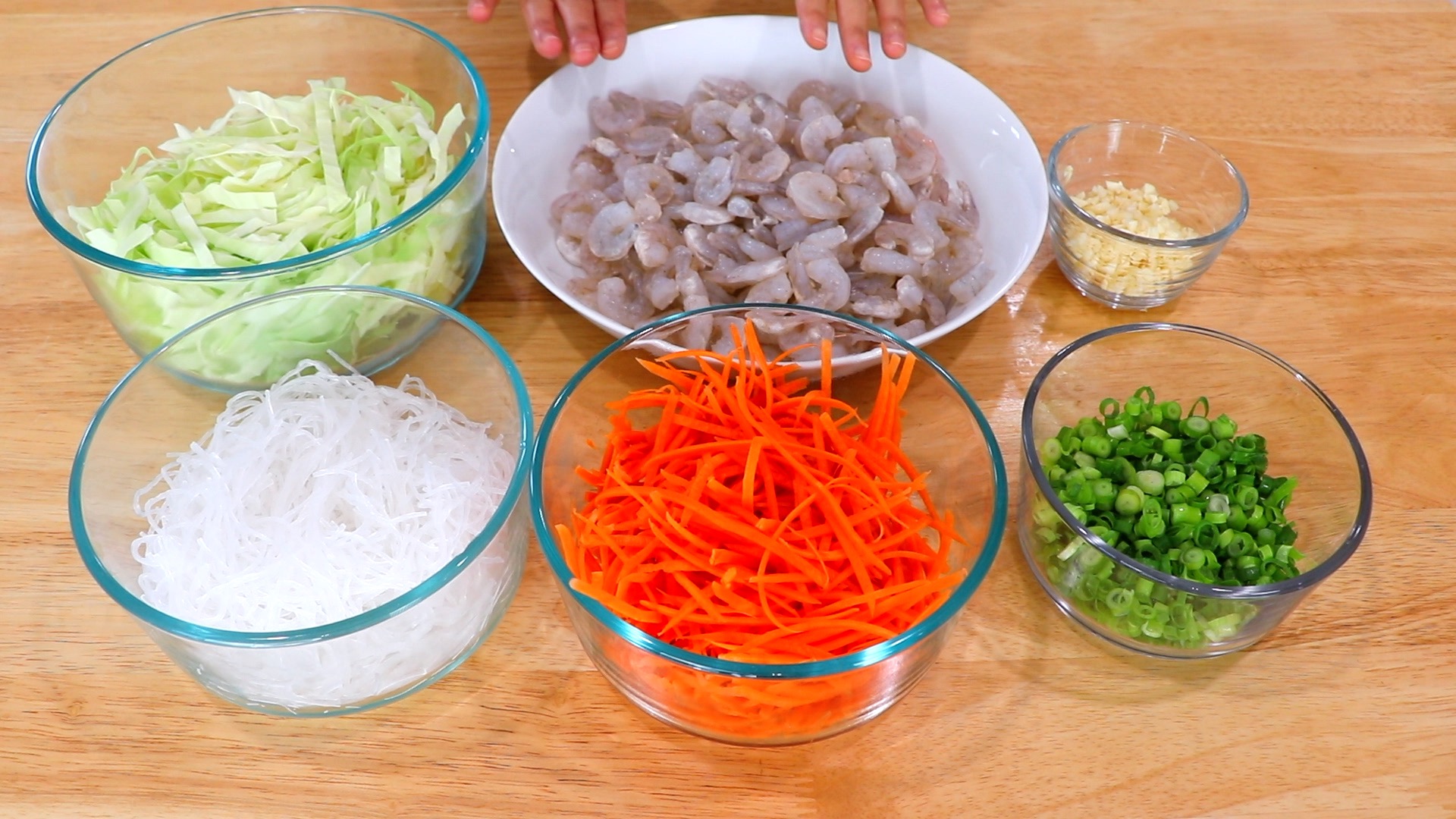 30-Min Shrimp Spring Rolls - CiCi Li, Asian Home Cooking