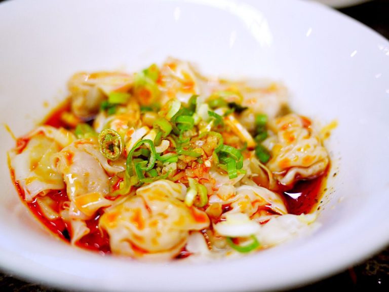 CiCiLi.tv - Sichuan Chilli Oil Wonton Recipe (Chao Shou)